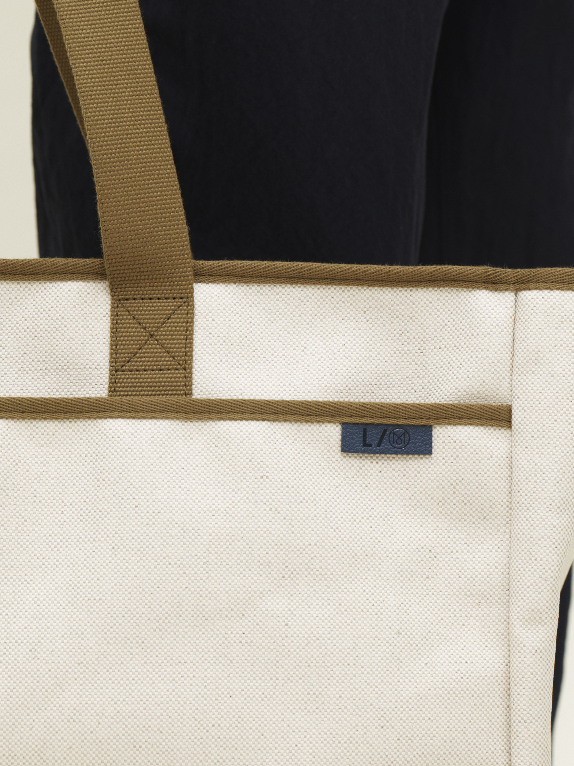 Correspondent bag - L/Uniform - Shop - Monocle